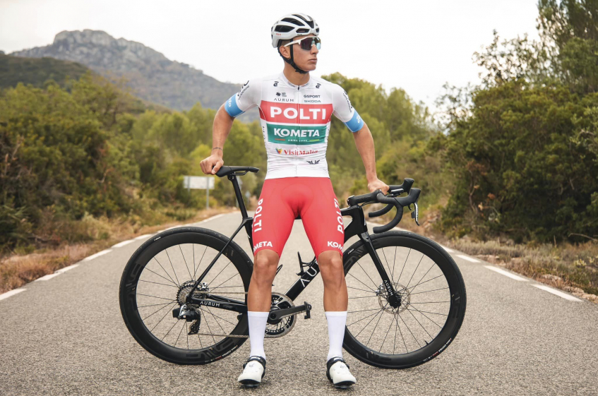 Team Polti Kometa dévoile son maillot pour la saison 2024
